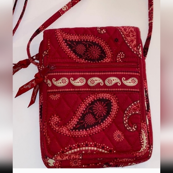 Vera Bradley | Bags | Vera Bradley Womens Mesa Red Paisley Crossbody ...